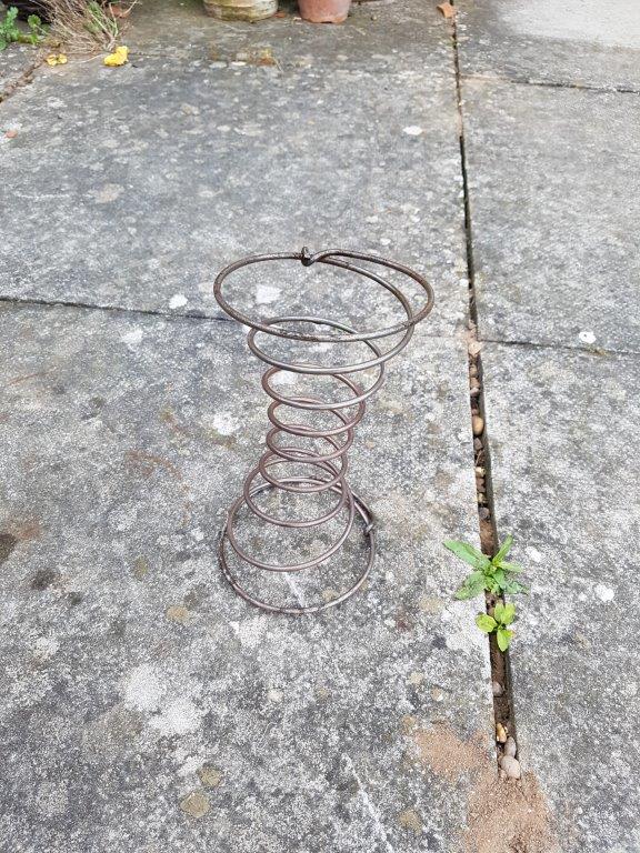 How to: cleaning rusty springs | The Accidental Upholsterer